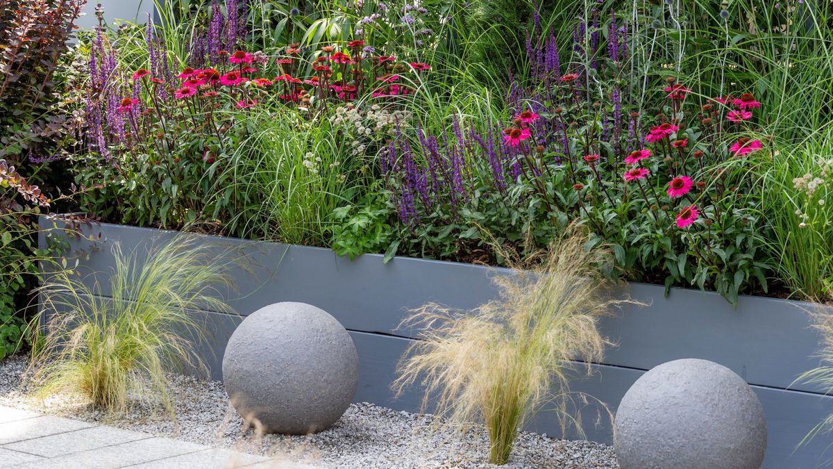 Expert Guide: 7 Creative Ways to Maximize Space in Rooftop Vegetable ...